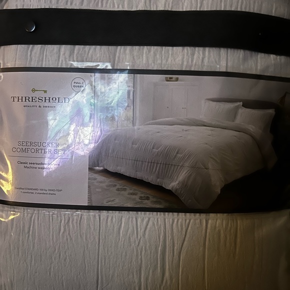 Threshold | Bedding | White Comforter Set Queen | Poshmark